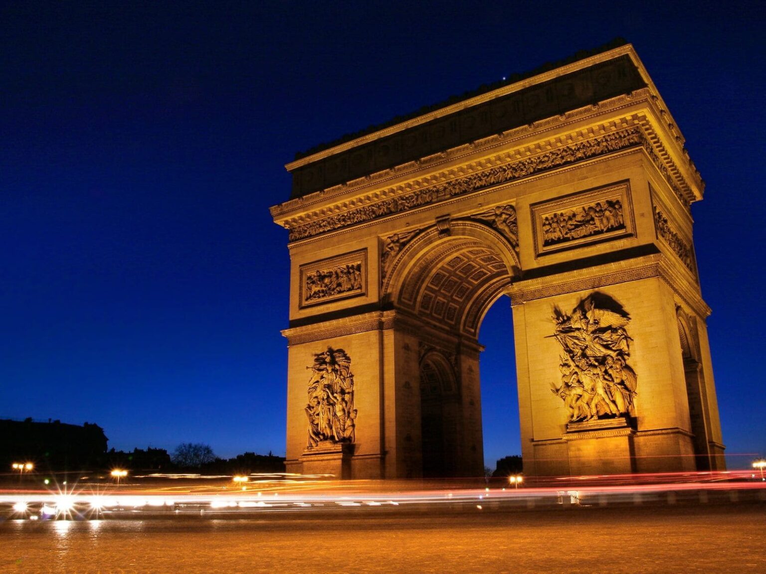 Parigi a Luglio: 10 Cose da Fare, Meteo e Come Vestirsi 2025